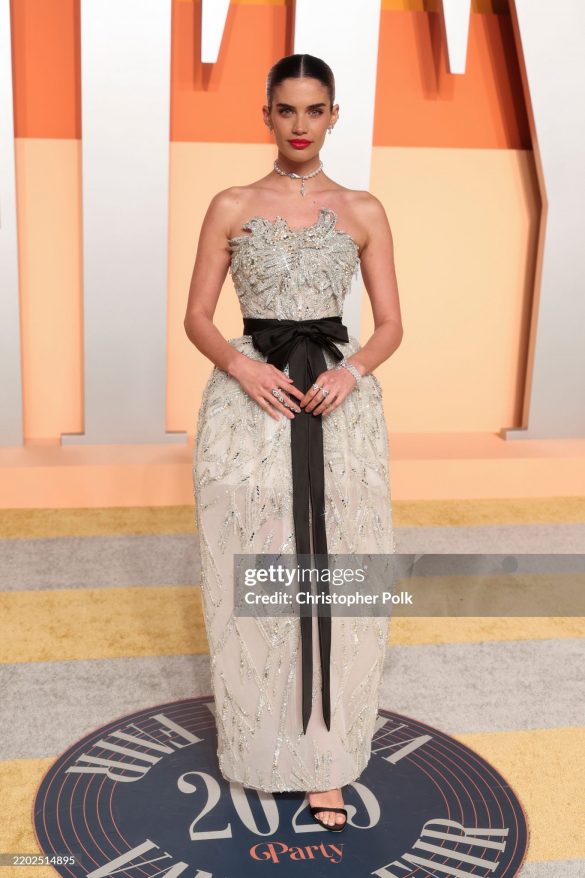 SARA SAMPAIO WEARS ZUHAIR MURAD COUTURE TO THE 2025 VANITY FAIR OSCAR ...