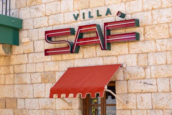 The Grand Opening of Seaside Avenue Lights Up Beirut Souks – Executive ...